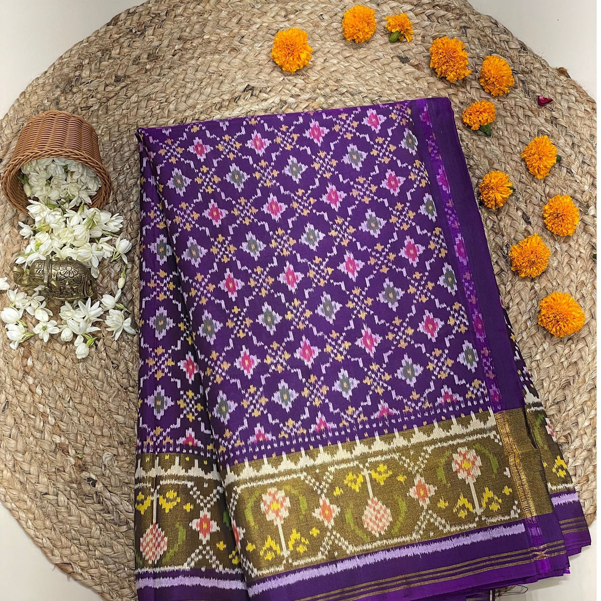 Traditional Button-Phool Design With Border And Pallu Of Ghooghro Bord ...