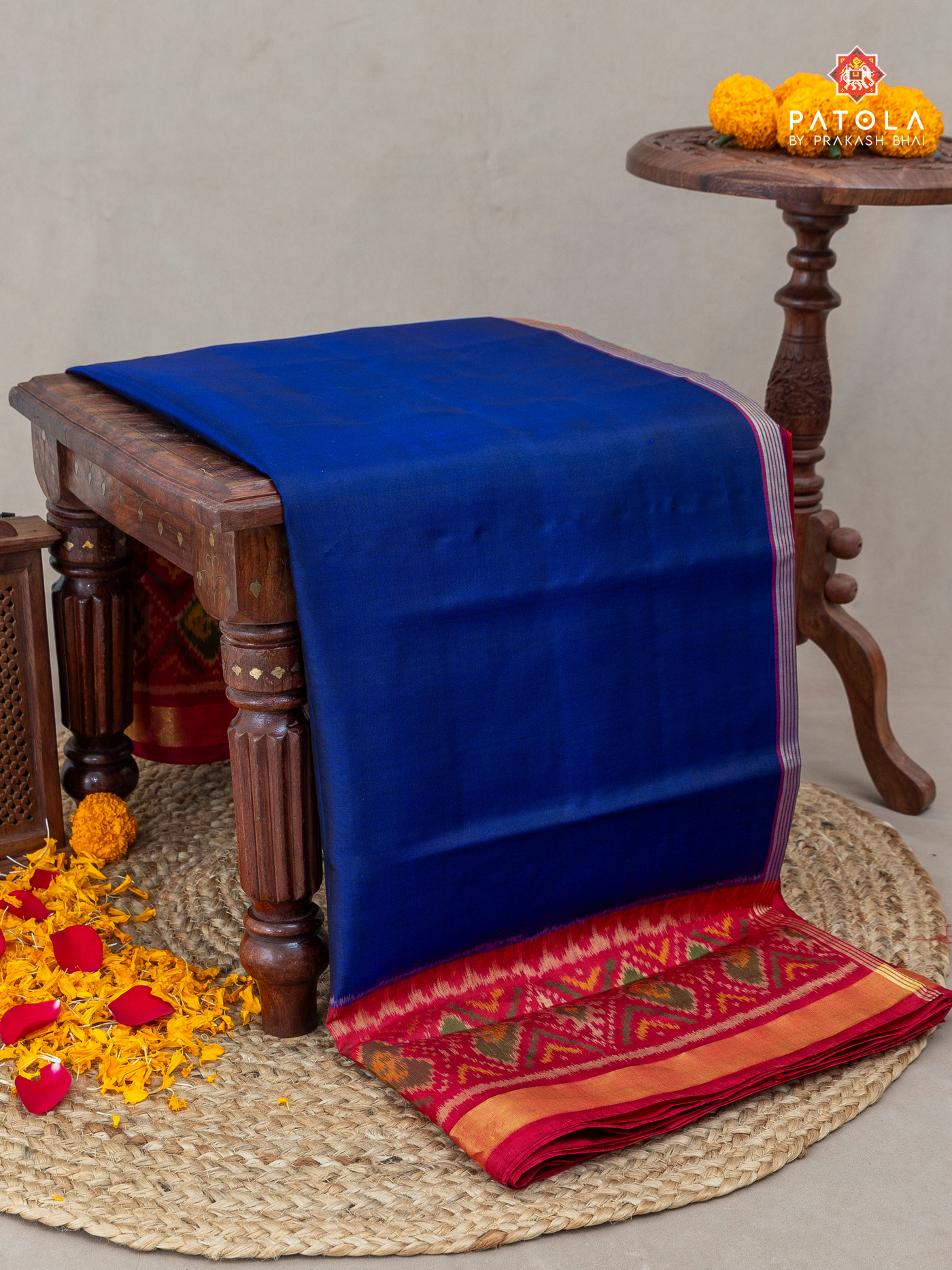 Plain With Patola Border Design contras single patola saree – PATOLA By ...