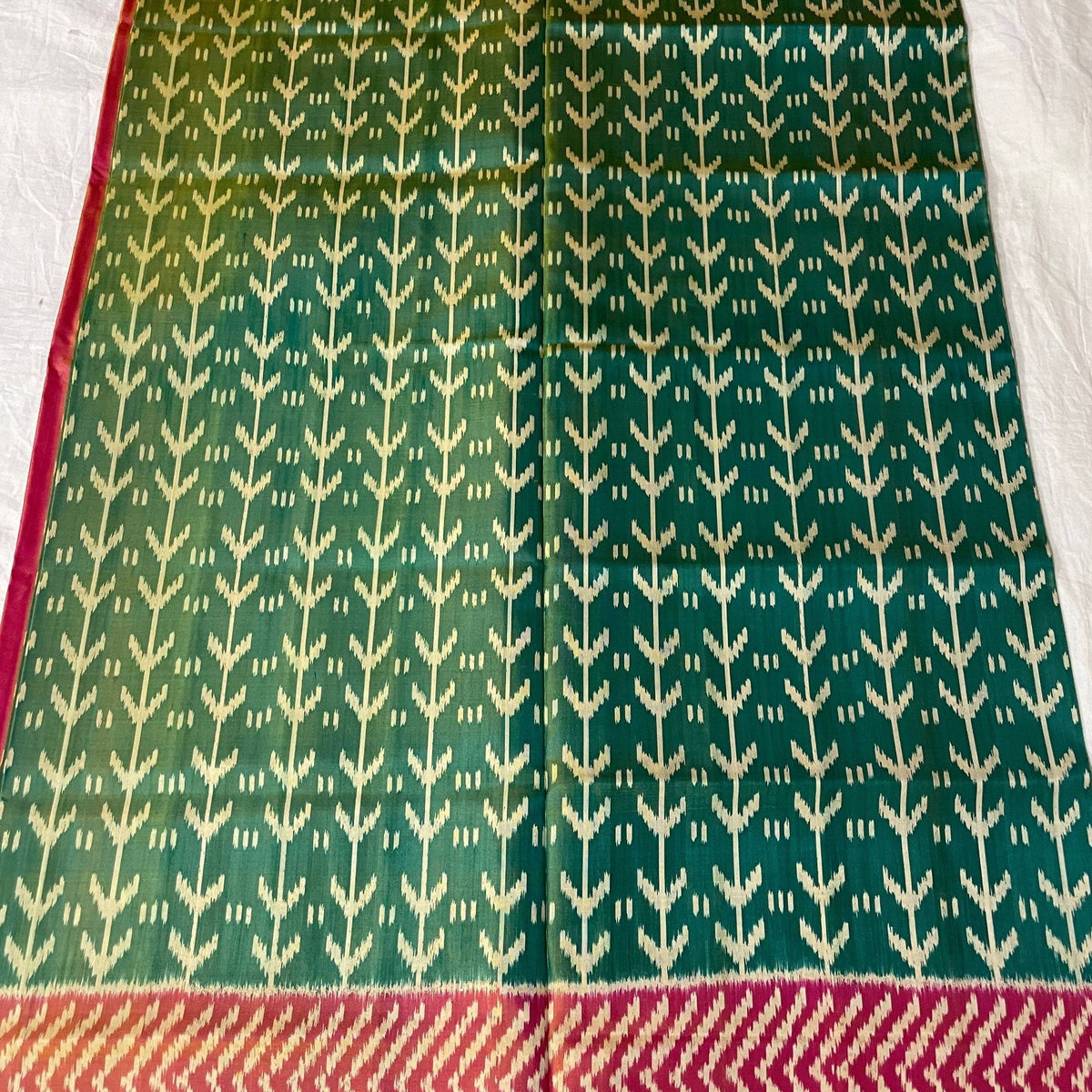 Fancy Arrow Design With Border And Pallu Of Big Arrow Designer Single ...