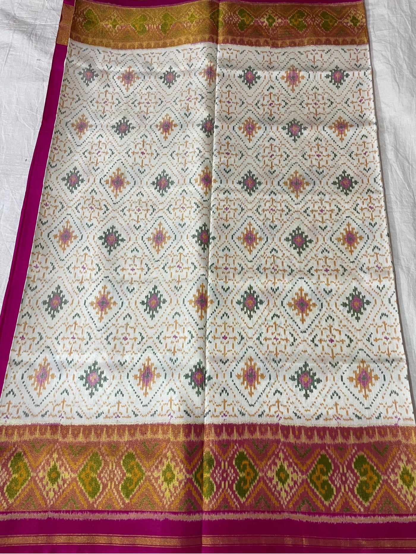Traditional Chanda-Bhat Design With Border And Pallu Of Selaari Border ...